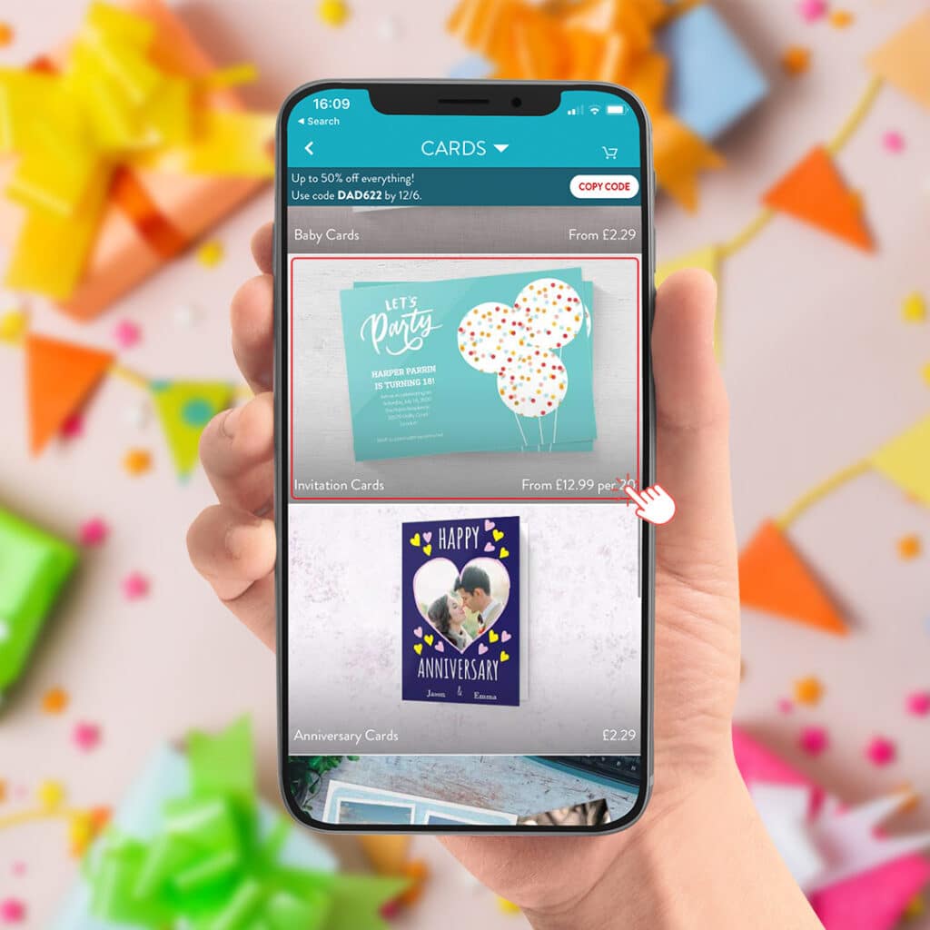 Personalise your party invitations on the app | Snapfish UK