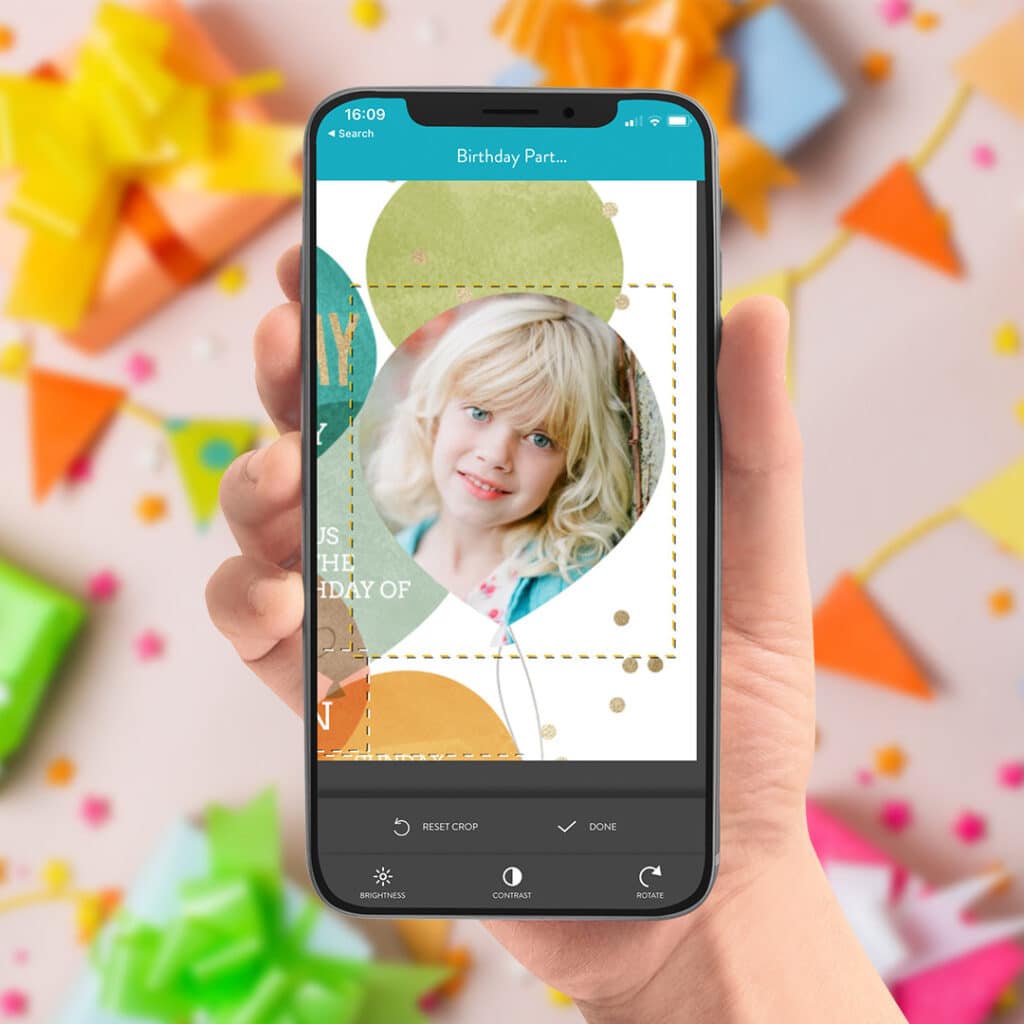 Personalise your party invitations on the app | Snapfish UK